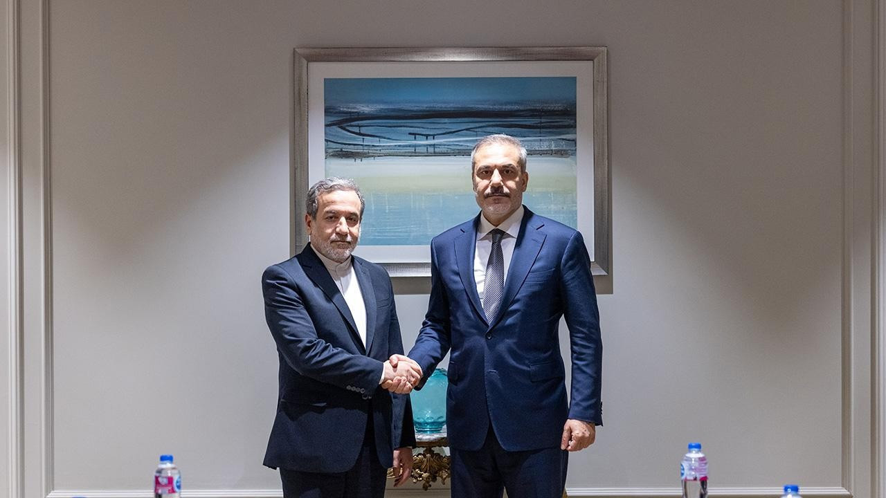 Dışişleri Bakanı Hakan Fidan, İranlı mevkidaşı Arakçi ile görüştü ...