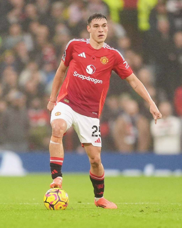 Okan Buruk transfer raporunu verdi! Galatasaray kesenin ağzını açtı ...