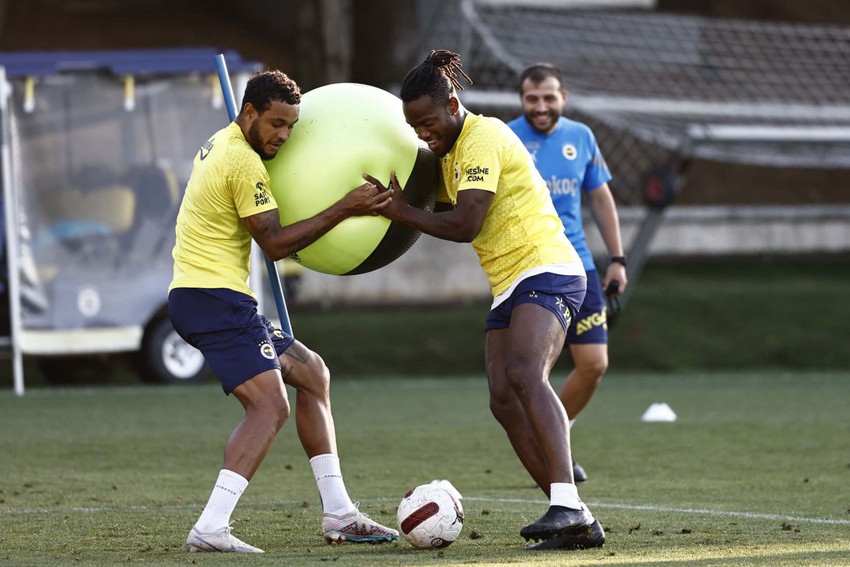 İtalyan basını transfer sürprizini duyurdu! Mourinho, Fenerbahçe’nin ... İtalyan basını transfer sürprizini duyurdu! Mourinho, Fenerbahçe’nin ...